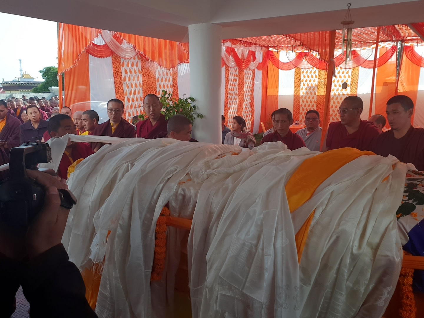 Hundreds Pay Respect at the Arrival of the Kuphung of Lodi Gyari ...